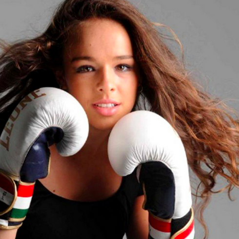 CRUSH : on est à fond derrière Juliana Rocha qui bosse dur pour vivre ...